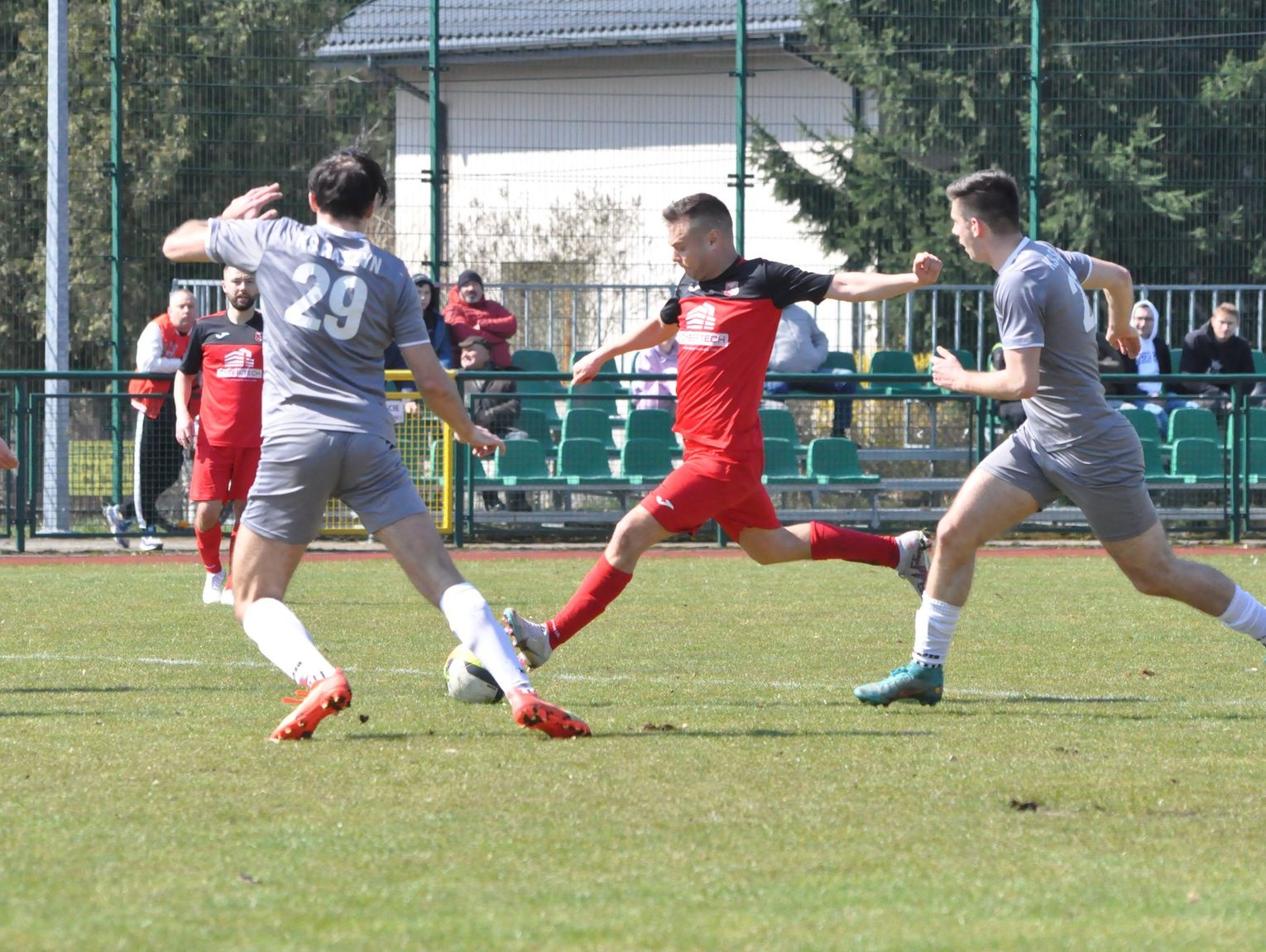 Orzeł Baniocha walczy pod wodzą nowego trenera